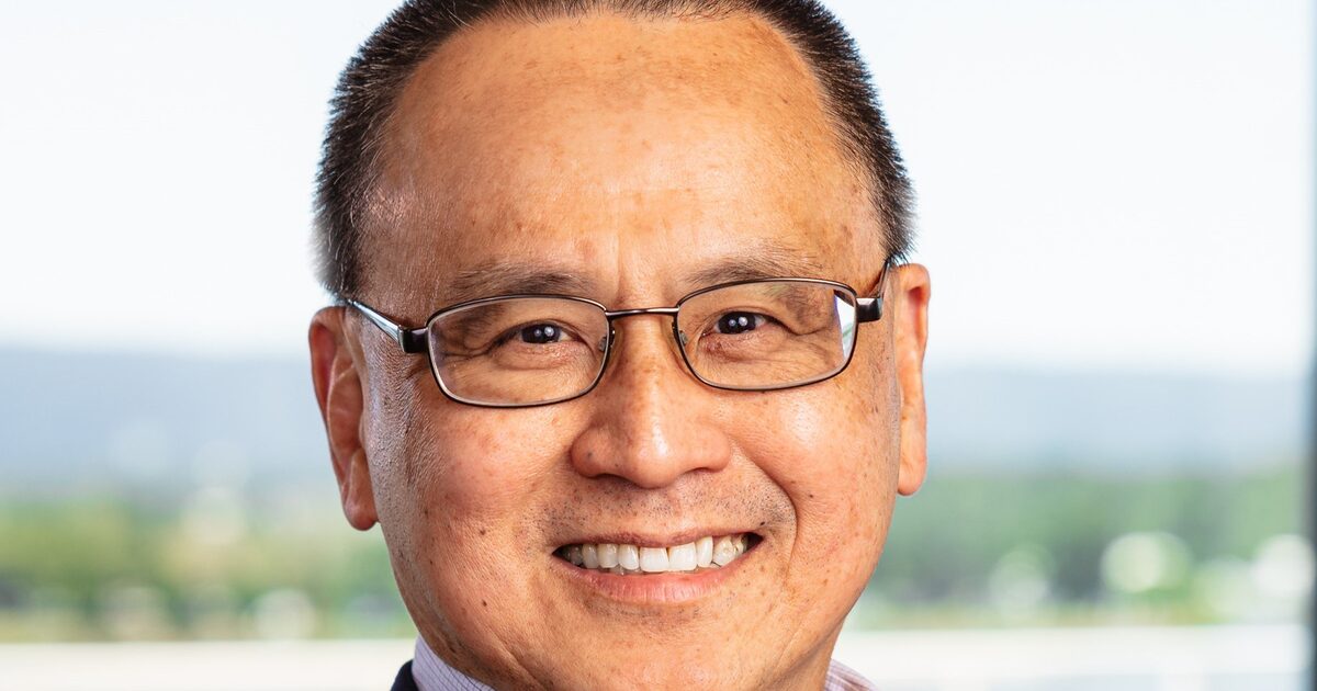 Saying Thank You to Dr. Moses Lee | M.J. Murdock Charitable Trust